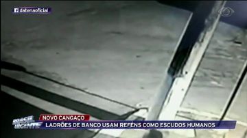 Ladrões de banco usam reféns como escudos humanos