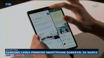 Samsung lança primeiro smartphone dobrável da marca