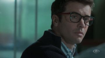 Bernardo desabafa com Carlos e Marcela pede perdão a Lemarcus