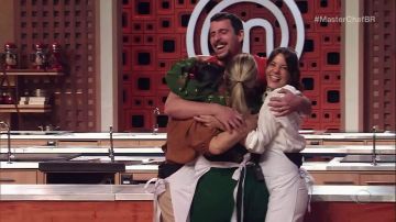 Equipe de Elisa Fernandes vence time de Dayse Paparotto no MasterChef