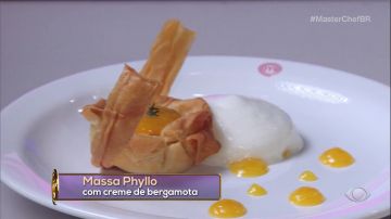 Helena Rizzo faz careta e se recusa a comer doce no MasterChef: "Ranço"