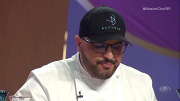 Jurados avaliam primeira sobremesa de Leo na final do MasterChef